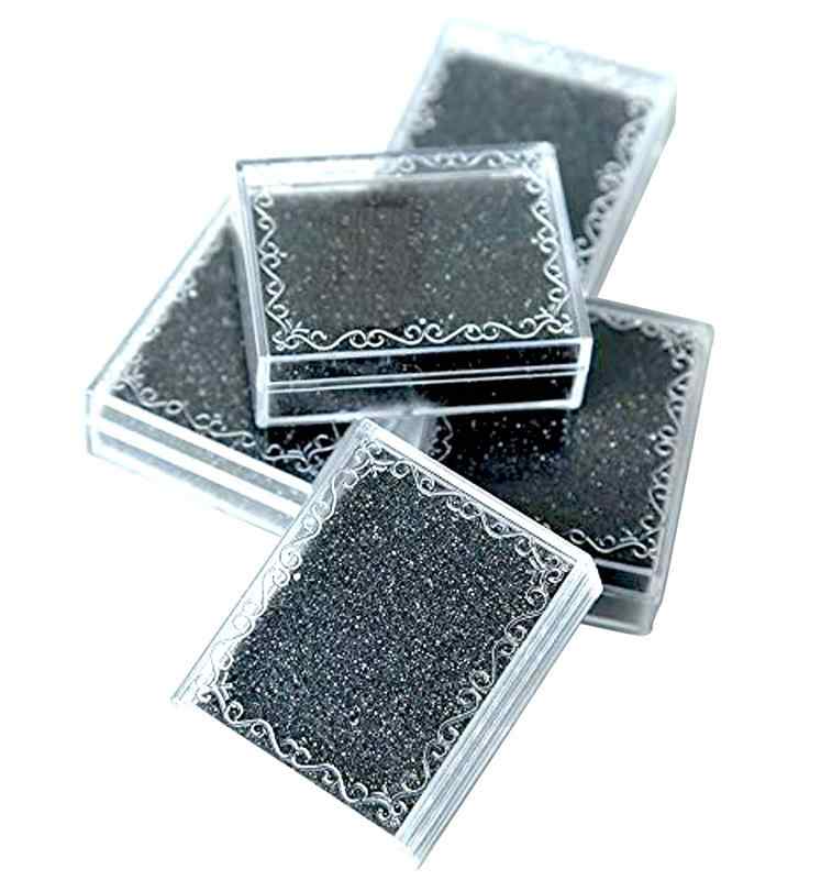 バッジ用プラケース(黒) 5個セット 箱 ケース 収納コレクション 小物入れ アクセサリー ピアス 指輪 へその緒サイズ：約5.3×4.2×1.6cm材質：プラスチック、スポンジ一般的はピンバッジや社章用プラケースです中のスポンジにはバッジ...