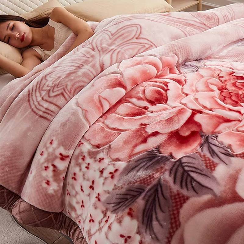 　　　 ◆◇◆売れている秘密◆◇◆ 【素材】フランネル【サイズ】1枚の毛布：180x220cm200x230cm◆ふわふわ暖かい◆良い縫製技術により超極細繊維がたっぷりと詰まっています。素晴らしい保温性と耐用性を兼ね備えて四季を通じて長くご...