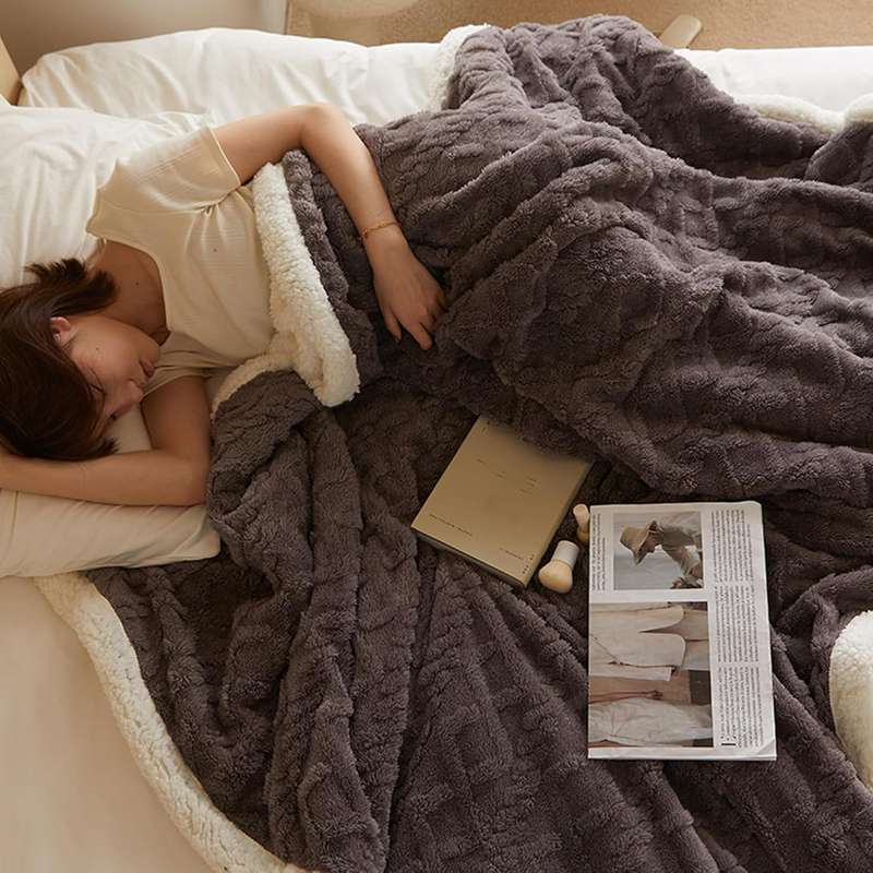 　　　 ◆◇◆売れている秘密◆◇◆ 【素材】ポリエステル【サイズ】1枚の毛布：100x150cm150x200cm200x230cm◆両面にも使えるタイプ、ふわふわで滑らかな肌触りです。オールシーズン快適に使えるアイテムです。多色選べる：カ...