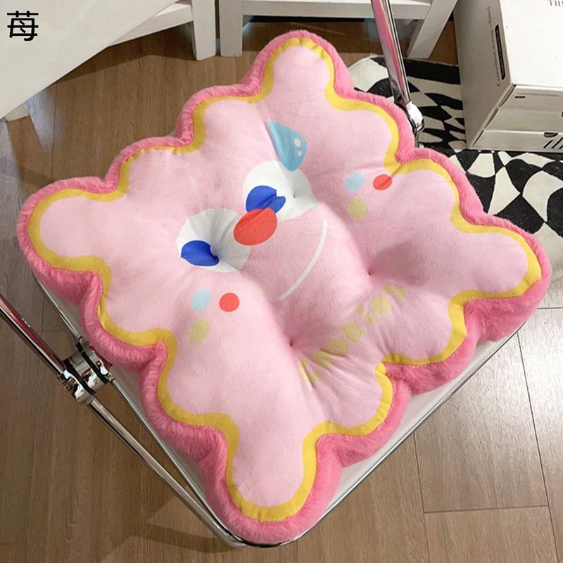 　　　 ◆◇◆人気の秘密◆◇◆ 伝統的な座布団にこだわってふかふかの座り心地、座る時に、体圧を吸収、分散して身体を支えるので、圧迫感を感じさないです。 季節を選ばずオールシーズン使用できます。瞑想用やこたつ用、車やカフェのインテリアとして、...