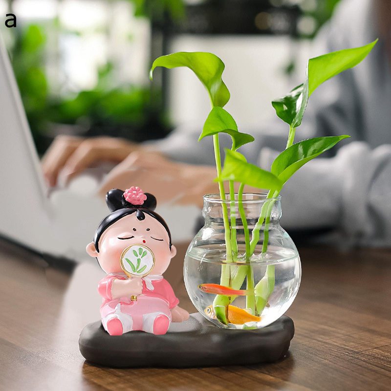 　　　 ◆◇◆人気の秘密◆◇◆ 植物を含まない 北欧風の花瓶は、さまざまなインテリアの家にぴったりです。さまざまな花に適しています。透明なので花瓶内の茎も涼やかに映えます。空間を華やかに演出してくれます。 お花などを生けて楽しむ方への贈り物...