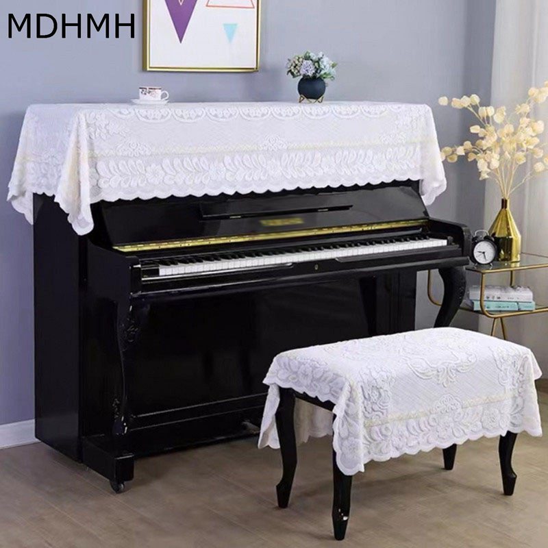 　　　 ◆◇◆人気の秘密◆◇◆ 【おしゃれ】織や柄、レースにこだわって製作された、アップライト用ピアノカバー。他では見かけないデザインなので、 お部屋やピアノの雰囲気が良くなったと好評です。織機で複雑な模様を刺繍のように織り込まれているジャ...