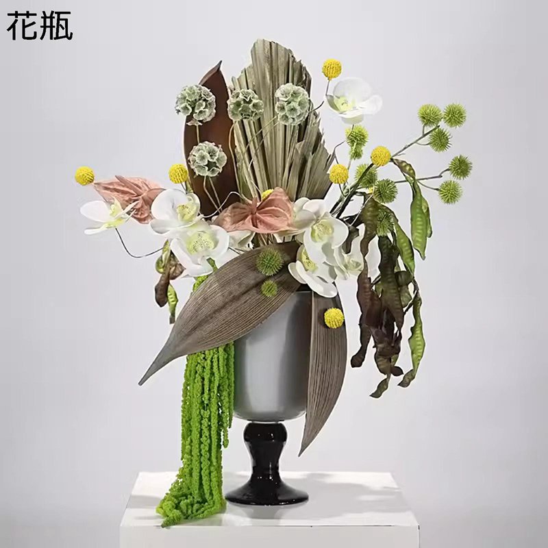 　　　 ◆◇◆人気の秘密◆◇◆ 【本物そっくり】PE材質を採用しております。葉は厚く、質感がよく、遠目には本物と見間違うほどリアルです。葉の生え方や色合いが四季を通じいて変わらないのが魅力で、手間をかけずに自然で洗練されたインテリアを演出で...