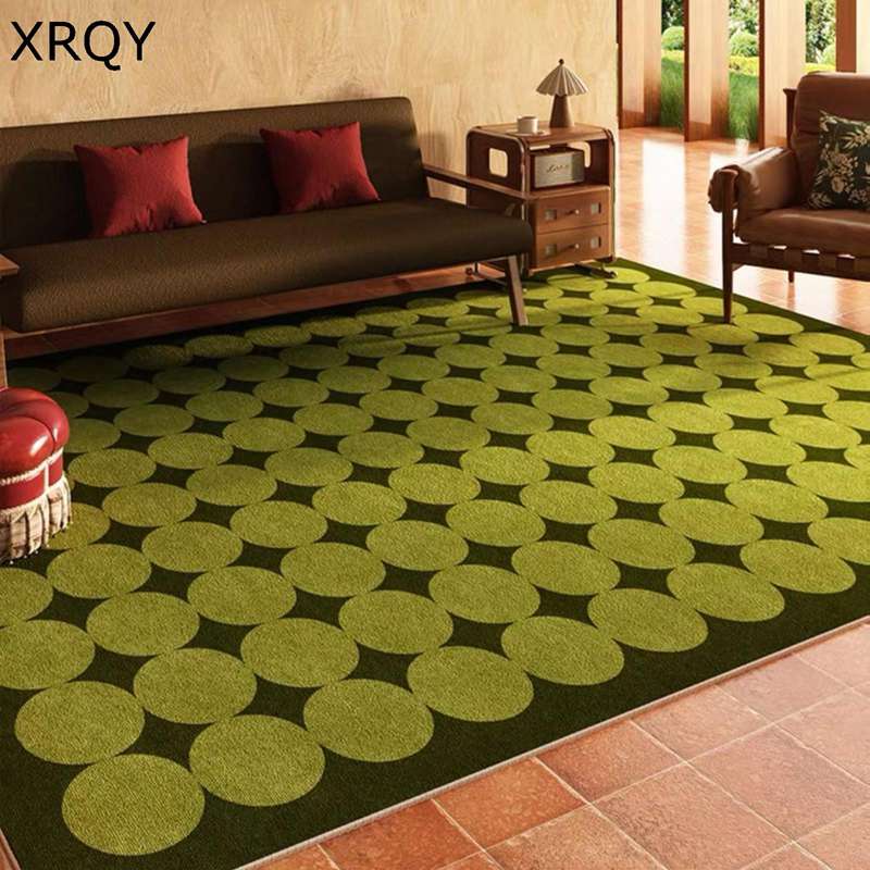 　　　 ◆◇◆人気の秘密◆◇◆ 【素材】マイクロファイバー生地を採用し、柔らかくて心地良いです。ポリエステル素材で耐久性、耐磨耗性に優れています。【デザイン】北欧風のモダンな幾何学柄で、彩度を抑えた絶妙なカラーバランスはどんなスタイルのイン...