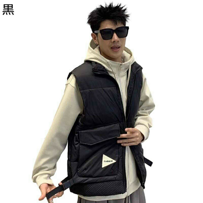 　　　 ◆◇◆人気の秘密◆◇◆ 【ダウンベスト】メンズダウンベスト、布地は軟らかくて、コットンのような柔らかさと肌触り、着心地よい。ポリエステルとスパンデックスを混合し、テフロン加工を施すことで耐久性、撥水性と防風性を実現し、保温性もグレー...