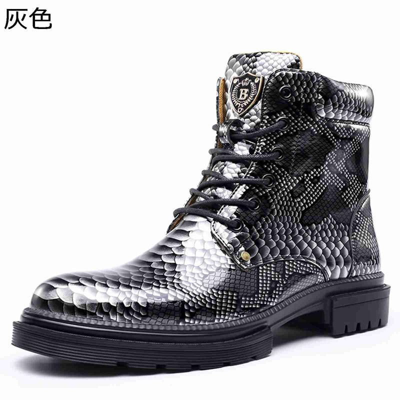 　　　 ◆◇◆人気の秘密◆◇◆ 【素材】アッパーは高級レザー素材で、本革に比べて雨などに強いです。撥水加工は完全に防水ではなく、ご注意してください。持った瞬間に気づく軽さも魅力で軽やかに歩き出せる事にきっと驚きます。 【レースアップ】のタイ...