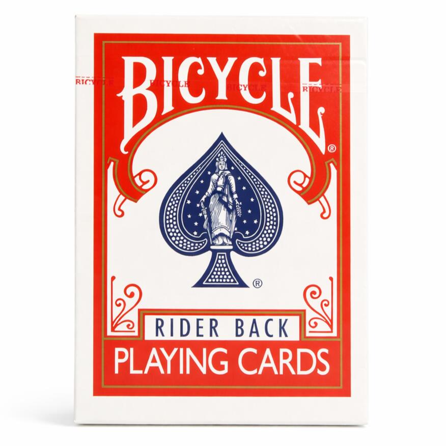 マジシャン愛用のバイシクルです。 昨年バイシクルのケースのデザインが変更してしまいましたが、馴染みのあるスペードの柄のタイプです。