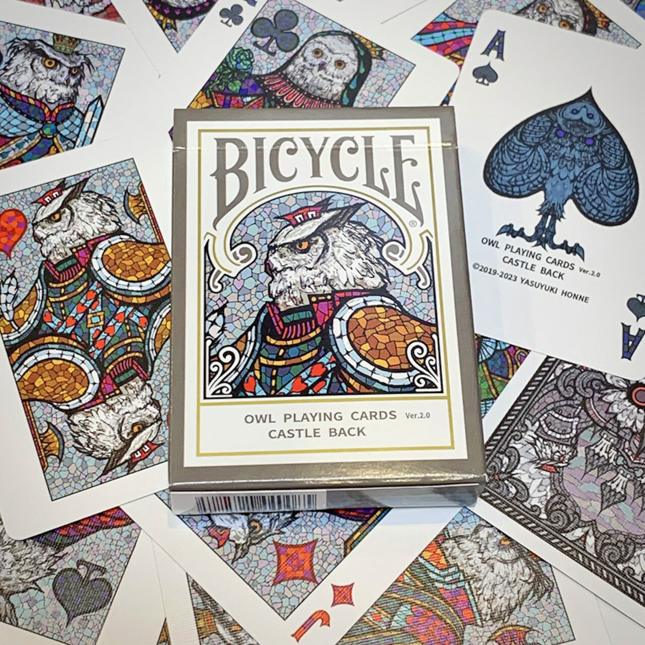 本根 康之/Yasuyuki Honneが個人的にデザインし、製作をUSPC社にお願いした、 カスタムバイスクル(Playing Cards)トランプです。 日本を代表する伝説の忍者を、少し浮世絵のテイストを加えて『和』を強調。本根 康之/...