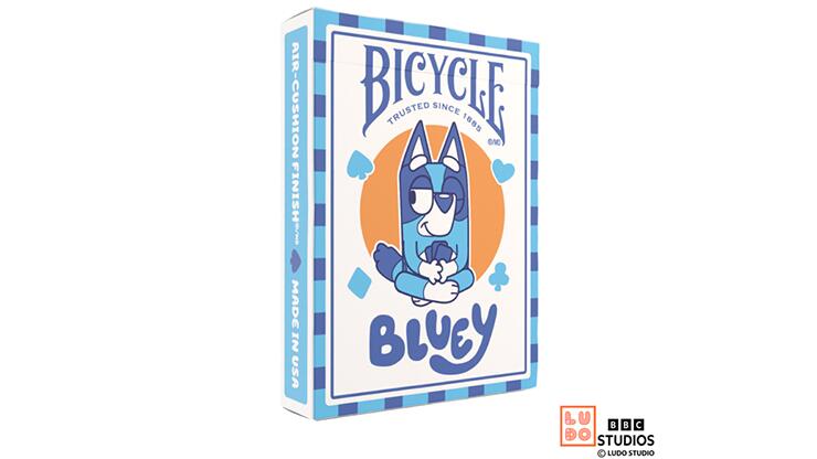 バイシクル ブルーイー プレイングカードでゲームナイトをブルーイーの楽しさでいっぱいに！ みんな大好きヒーラーファミリーが登場するバイシクル ブルーイー プレイングカードで、プレイタイムを忘れられないものにしましょう！このカラフルなデックに...