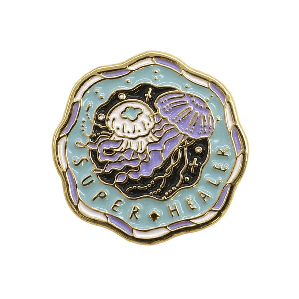 いつも頑張っている友達や恋人、家族へちょっとユニークなプレゼント。ぴったりの「賞」を選んで贈れる勲章型のピンズです。表面に凹凸があり立体感のあるデザイン。功績を称えるゴールドの輝きが華やかです。ゴム製の留め具でピンズをしっかり固定し、服やバ...