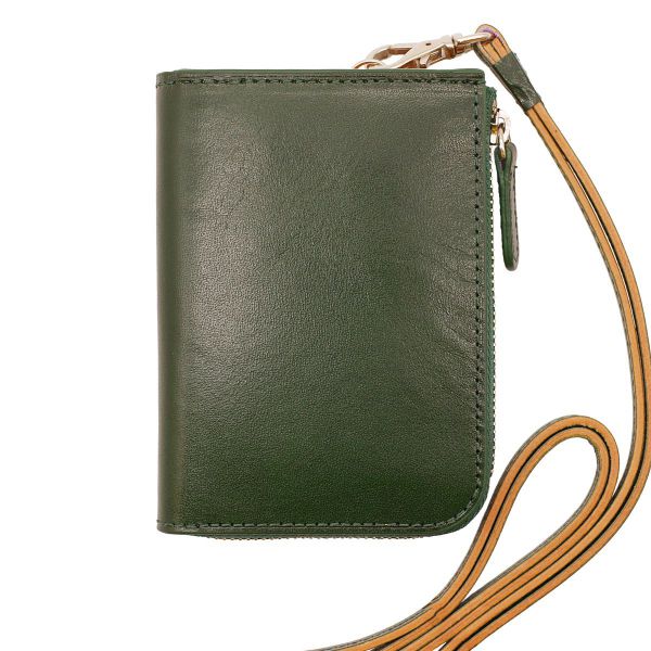 財布を首から下げる、新しいスタイルの提案上質なイタリアンレザーをふんだんに使用した贅沢なお財布に、首から下げるためのネックストラップをおつけしました。身の回りのものをストレスなく持ち歩ける新しい感覚と、昔ながらの製法で作られたイタリアンレザ...