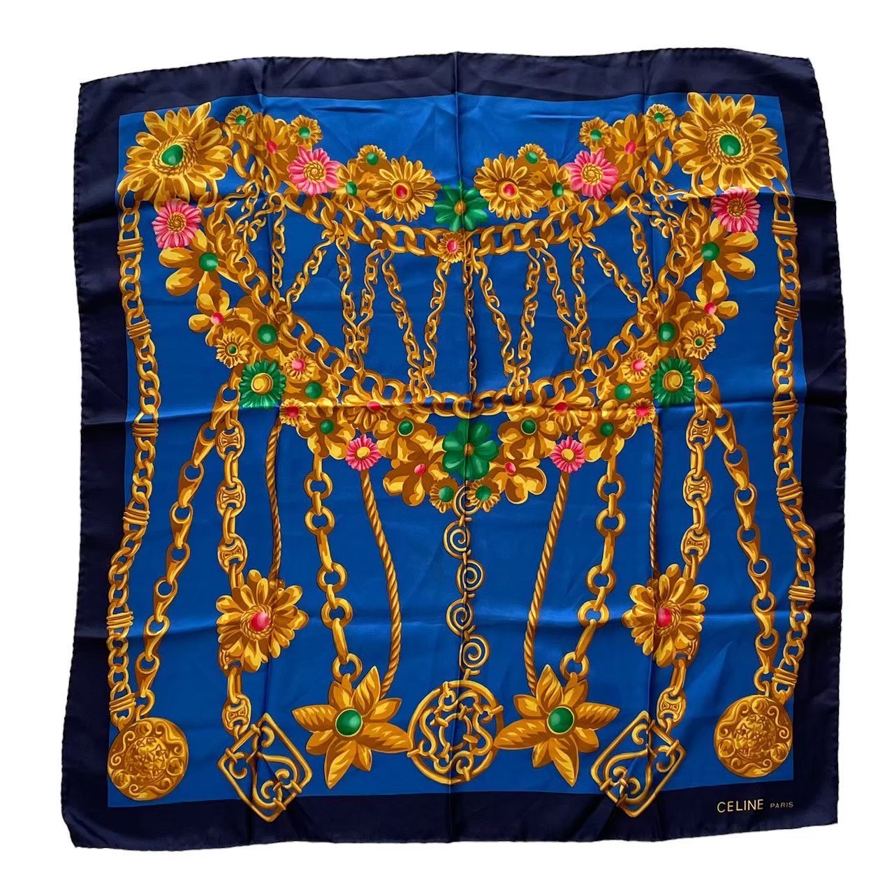 CELINE セリーヌ スカーフ ハイブランド 小物 ファッション アパレル アクセサリー 正方形 ブルー ネイビー 青 紺 ゴールド 金 チェーン スカーフ90 シルク レディース ■商品情報■ ●タイトル　CELINE セリーヌ スカー...