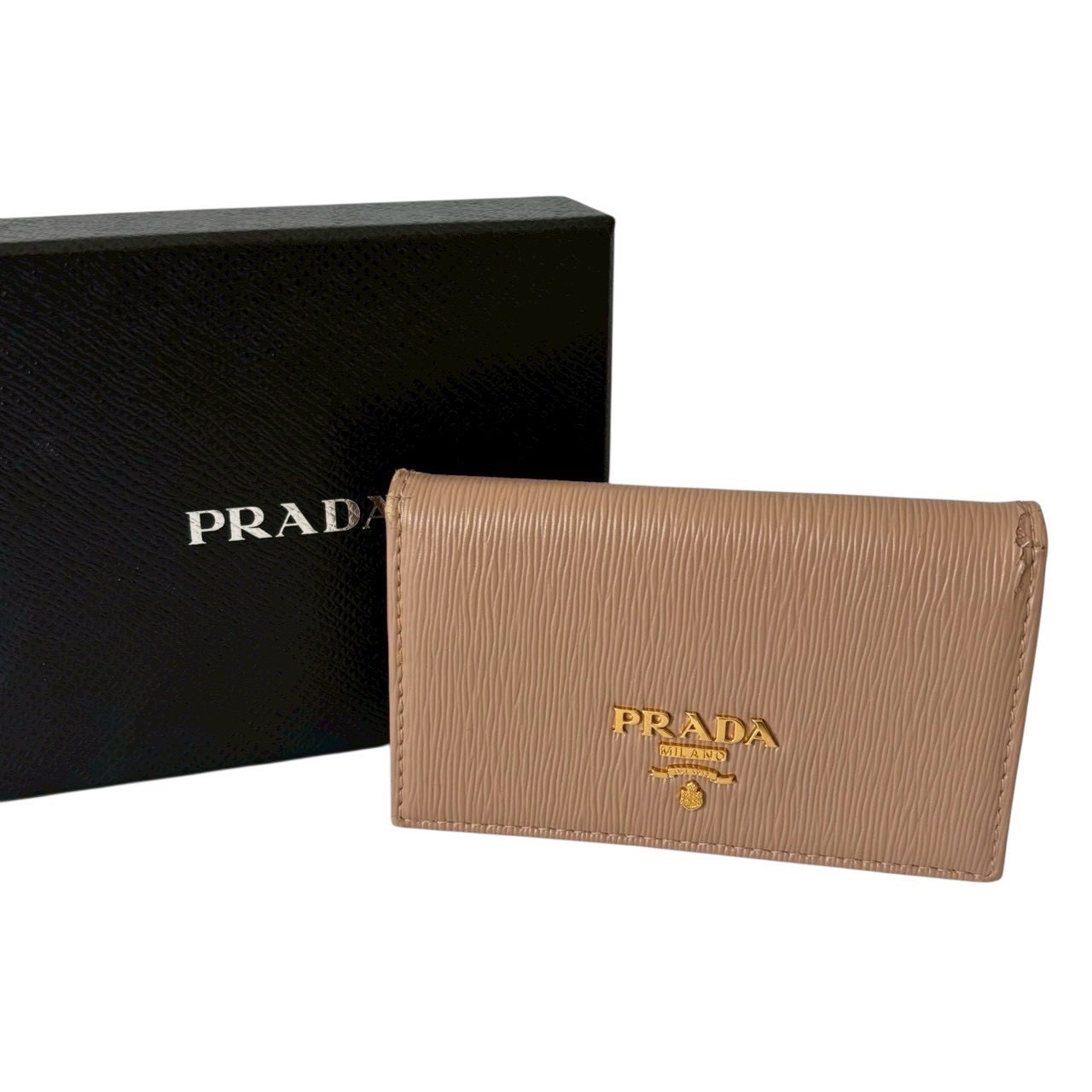 PRADA プラダ 1MC122 カードケース 名刺入れ パスケース 二つ折り コンパクト ロゴ レザー ピンクベージュ　レディースファッション　ファッション小物　名刺入れ ■商品情報■ ●タイトル　PRADA プラダ 1MC122 カード...