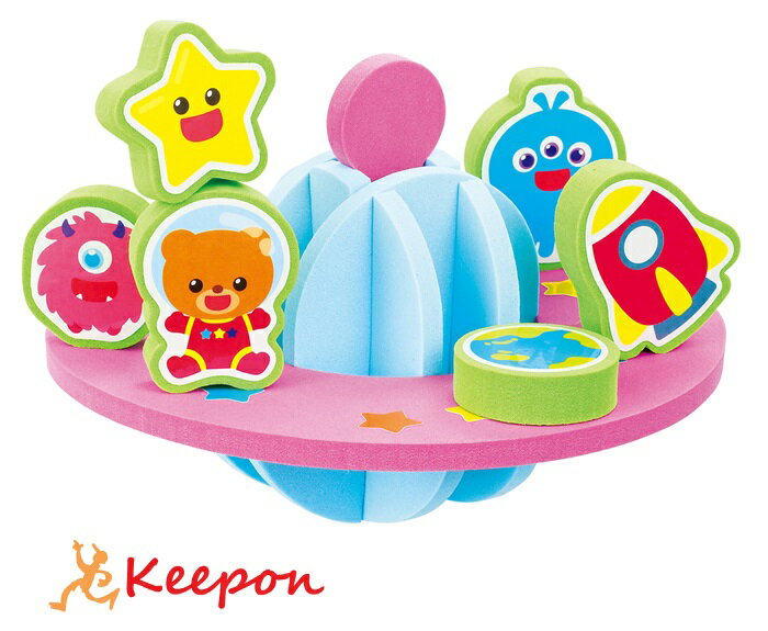 UFO？惑星？全てのパーツを上手に乗せて旅をしよう！ EVAにシールを貼って宇宙のパーツをつくろう！ 完成サイズ：140×95mm、バランスパーツ（EVA)：160×110×10mm、土台パーツ：150×150×5mm・165×165×5m...