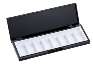 幅148mm 奥行52mm 高さ15mm お好みの油性カラーなどを詰めることのできるプロ仕様のパレットです。 広告文責 コスメハウスモモ 0291-36-7277 メーカー/（製造） 三善 商品名 三善　みつよし　 区分 日本製/化粧品　