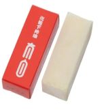 箱・・・・幅27mm 奥行27mm 高さ77mm 本体・・・幅24mm 奥行24mm 高さ71mm 眉つぶし（眉毛をねかす）や、かつら下羽二重の接着に使用する、硬いびんつけ油です。 粘りと接着力の強さが特徴です。 中練（ちゅうねり）・・・主...