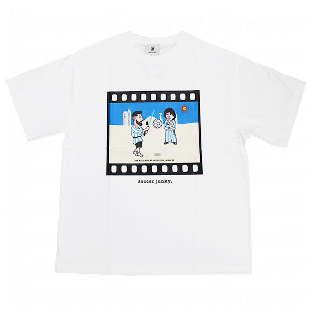 商品詳細ストリートサッカーをコンセプトに展開するサッカージャンキー、大人/メンズ用Tシャツ。 イラストレータ・JERRY氏とのコラボモデル。「FORCE+10」デザインプリント入りショートスリーブシャツ。上質で滑らかなコンパクトコーマ糸を使...