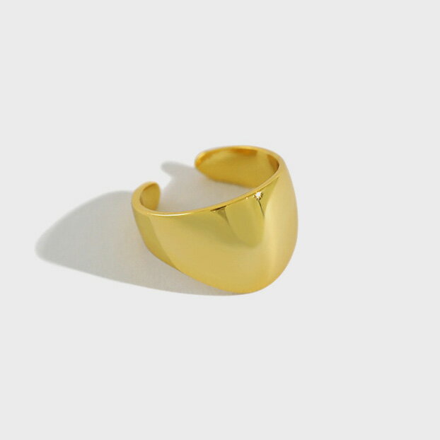 ■素材 シルバー925 ゴールドカラー：シルバー925(18Kコーティング） ■仕様 内径9mm 幅7.5mm（最大部） ■重量 0.86~0.99g ■カラー シルバー ゴールド ■注意事項 ※こちらは片耳での販売となっております。 ※表...