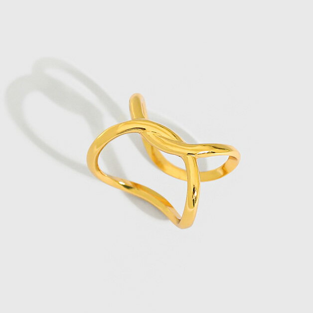 ■素材 シルバー925 ゴールドカラー：シルバー925(18Kコーティング） ■仕様 内径10.4mm 幅12.8mm（最大部） ■重量 1.6~1.7g ■カラー シルバー ゴールド ■注意事項 ※こちらは片耳での販売となっております。 ...