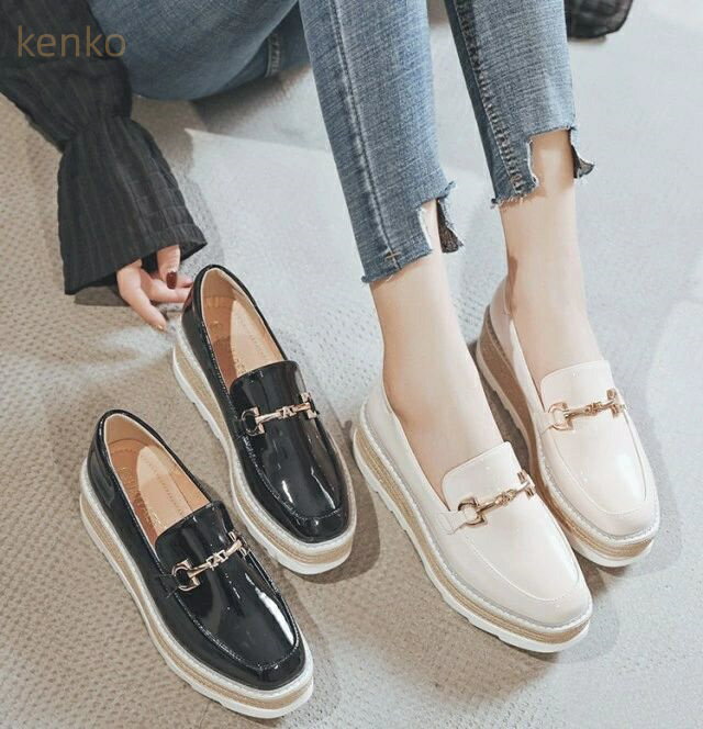 サイズ（cm） 34：22.035：22.536：23.037：23.538：24.039：24.5前靴底：3.5cmヒール：6cm※サイズは目安となっておりますので多少前後することがございます カラー ブラック・オフホワイト 素材 - モ...