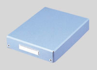 仕様●外寸：巾232×奥330×高68mm●内寸：巾220×奥311×高60mm●規格：A4判●材質：表材＝タント紙にPP貼つや消仕様,裏材＝タント紙本体色青インク色入数1個メーカー名クラウン有害情報○：有害物質なしエコマークグリーン購入法...