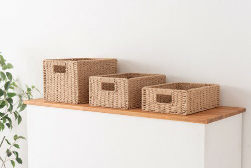 【商品紹介】折りたたみ式 収納バスケット Flex Baskets -フレックスバスケット- 使わないときには折りたためる手編みペーパーコードの収納バスケットです。ナチュラルなカラーリングがどんなテイストにもよく合います。深さの違う3サイズ...