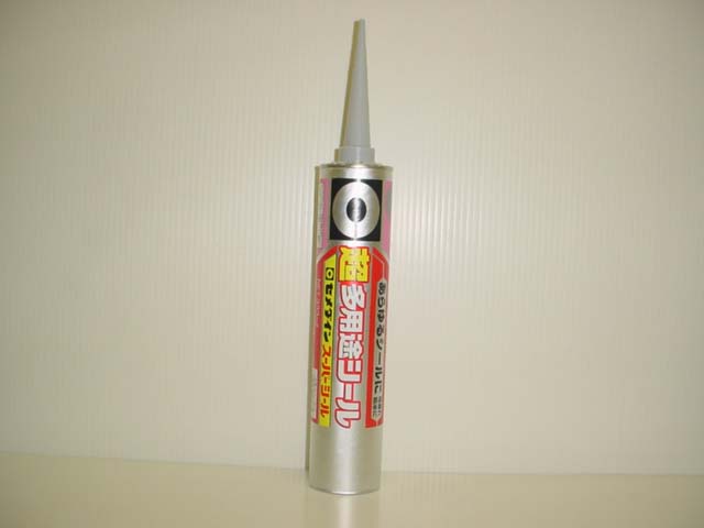 ○特長○屋内屋外問わず様々なひび割れを補修可能。無溶剤タイプです。○用途○屋外外壁、石材、屋根まわり、波板、外装各箇所の補修。屋内、浴室、洗面台など内装各箇所の補修に。○仕様○無溶剤・VOC対策品333ml　カートリッジ○材質○　一成分形変...