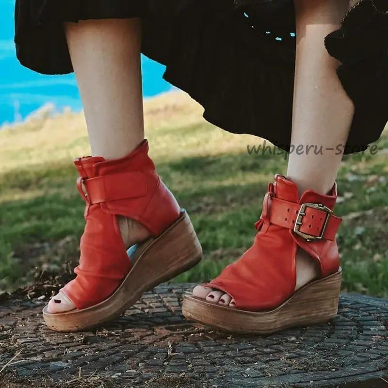 ☆ オープントゥで足元涼しげな厚底サンダル。パンツにもスカートにも合わせやすいシンプルデザイン。☆ 歩きやすく、疲れにくい、ウェッジソールサンダル。ぺたんこヒールよりはヒールの高さが欲しい、けどハイヒールは疲れちゃう。そんな人にオススメです...