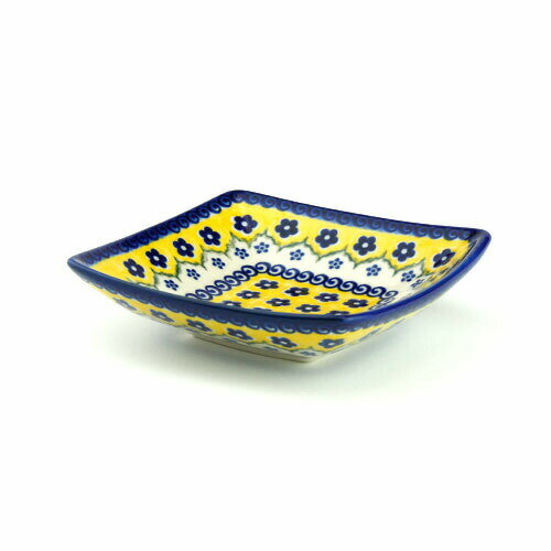 料理をカッコよく盛り付けるならこれ！ 製造元での名称は「Toffi mini bowl」。タフィーボウル(V161)のミニサイズです。丸いボウルとは一味違った器として、楽しくご利用いただけます。サラダや和え物、中華や煮物などの銘々の取り皿と...