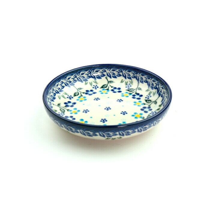 丸い取り皿ならこれ！ 直径は約13.5cmの少し深さのある器です。日本で銘々皿として使われているものと同じようなフォルムをしています。ポーリッシュポタリーらしく、外側にも絵付けされている美しく手の込んだ仕上がりです。スタッキング性にも優れ、...