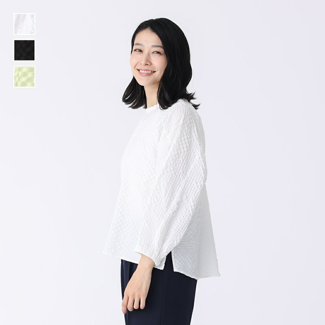 ●POINT・表情のある春らしい生地感は着るだけで軽やかな印象に・スッキリボディにボリューム袖が1枚でも決まり、重ね着にも重宝・衿の後ろをゴム仕様に着脱も楽ちん・ストレッチ性のある生地で着心地が良いカタログモデル身長：164cmサイズ詳細モ...