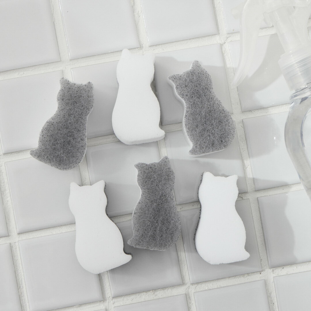 ・研磨材不使用のソフト不織布に、水だけで汚れを落とすメラミンスポンジを貼り合せたネコ型のかわいいスポンジです。・ソフト不織布面は軽い汚れ落としに、メラミン面は茶シブや水アカ、油汚れ落としに便利です。・保管時にスポンジを立てて置く事ができ、キ...