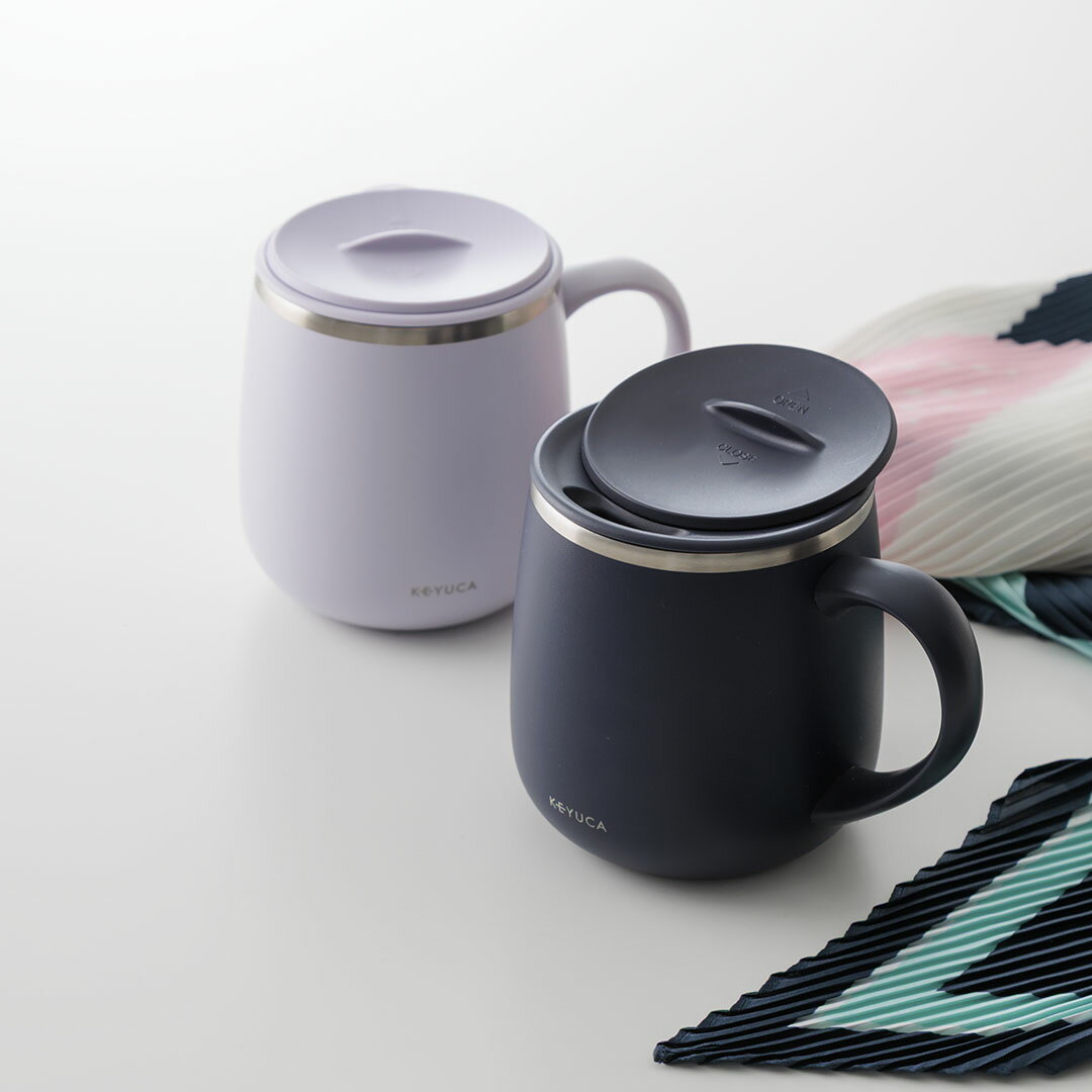 人気のフタ付きステンレスマグに、2026年の数量限定カラーが新登場。フタも本体もまるっと食洗機OK！お家やオフィス、アウトドアに、様々なシーンでお使いいただける真空2重構造のステンレスマグです。真空層により熱や冷気を逃さないので、飲み物を適...