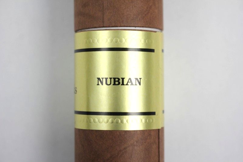 爽やかでありつつも、厳選されたエッセンシャルオイル配合により鼻当たりが程よく奥深さを演出します。 燃焼時間：約60分 1ケース：約25本入り 商品詳細 注意点 ※当店は実店舗と在庫を共有している為、どうしても売り違いによる完売が生じてしまう...