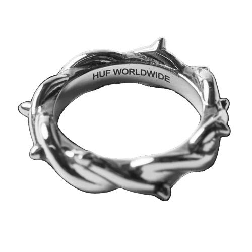 【HUF(ハフ)】から、【THORN】リングが入荷です。 100%ステンレススチール製。 オリジナルBOX付属。 ※画面上と実物では多少色具合が異なって見える場合もございますのでご了承ください。 ※実寸サイズは平置きで採寸しておりますが、若...