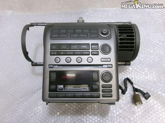 状態詳細 画像の物が全てとなりますので、付属品等は画像をご確認ください。 左のエアコン吹き出し口は欠品しています。 割れ、欠けは無さそうです。 モニターに液漏れのような跡があります。（4枚目画像参照） モニターの開閉が緩く、しっかりロックし...