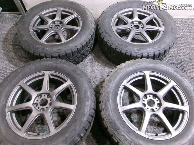 状態詳細 マツダCX-5にて使用していました。 【タイヤ】 4本センターキャップが欠品しています。 4本1周に軽度のガリキズがあり、内1本は軽度のケズレもあります。（7枚目全て画像参照） 4本内リムにも1周に軽度のガリキズがあります。 クラ...