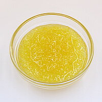 【クール便】 ■商品について 柚子を使用したお菓子に、気品を含んだ上質な風味を醸し出す効果として欠くことのできない素材です。 ゆずの皮と砂糖のみを使用し、ゆずの果肉を残してしゃりしゃりとしたシャーベット状です。 ゆずの風味を活かしたい焼菓子...