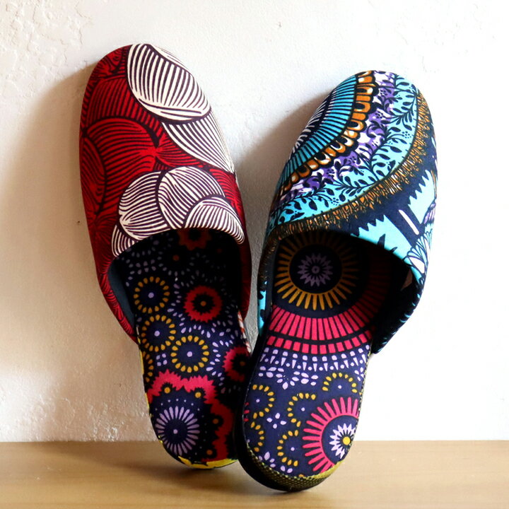 パーニュ布スリッパ 25.5-28cm Lサイズ 南河原スリッパ/ African wax print textile 現品品　番sl8124サイズおよそ25.5-28cm材　質張り地：コットン100％下地：EVA、耐水樹脂コーティングパル...