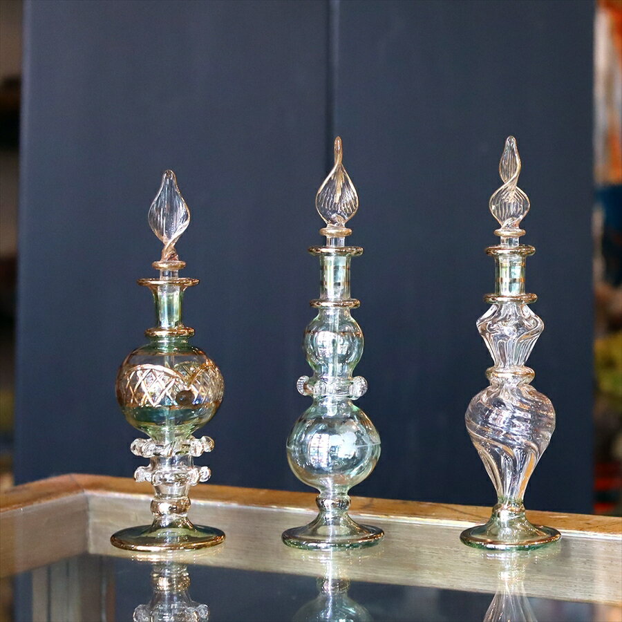 ⇒エジプト香水瓶タグ：#香水瓶12cm&nbsp;&nbsp;#エジプト雑貨&nbsp;&nbsp;▼ガラタバザール店舗TOPへエジプト香水瓶 ガラスボトル 3本セット　クレオパトラ 手作り ハンドメイド商品番号eg7077サイズ13.5c...