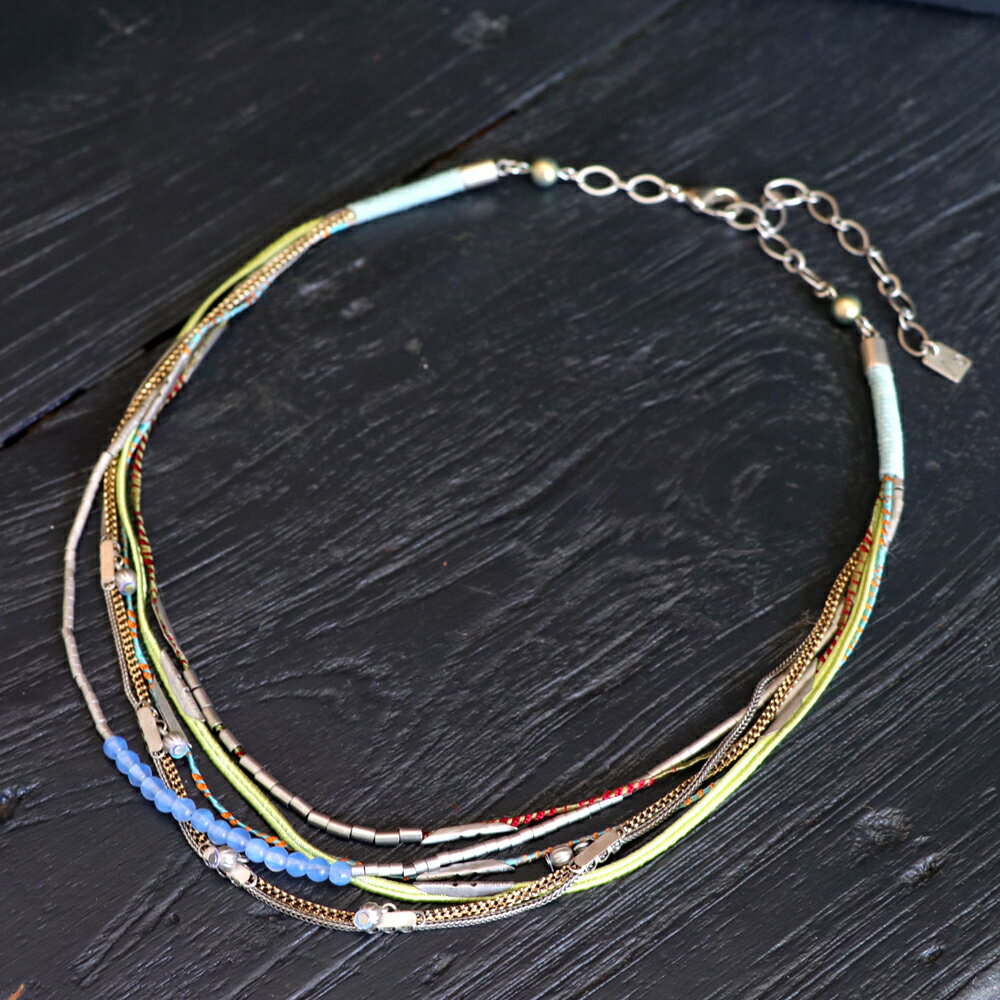 クラシックコレクションヒップコレクションラディアンスコレクションインディゴコレクションAyala Bar the Artist舗道の割れ目からそっと眺くローズ色の小さな花さびた缶の上にふりそそぐ陽の光にわか雨のあとの水たまりに立つさざなみ-...