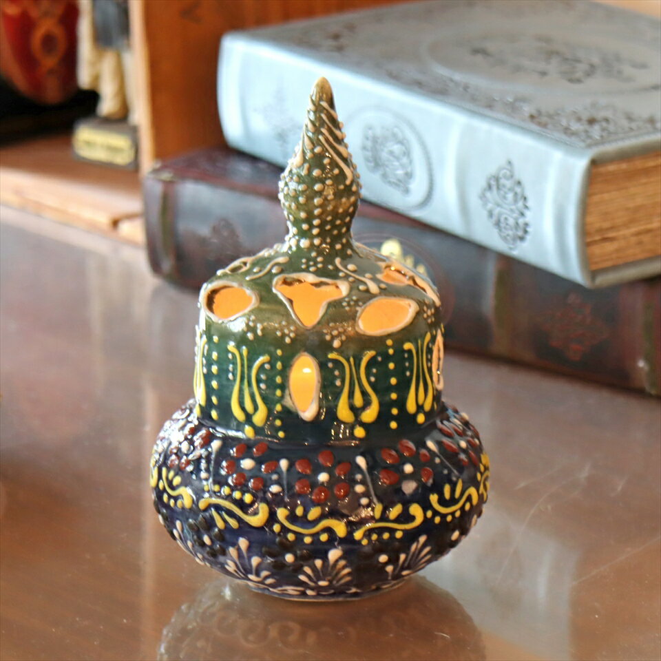 陶器のキャンドルホルダー H16cm グリーン/ブルー トルコ製 キュタフヤ陶器 商品番号pcan03-3サイズ高さ：約16cm直径：約10cm素　材陶器（手書きの絵付け）産　地トルコ、キュタフヤトルコで手作りされているキャンドルホルダー。...