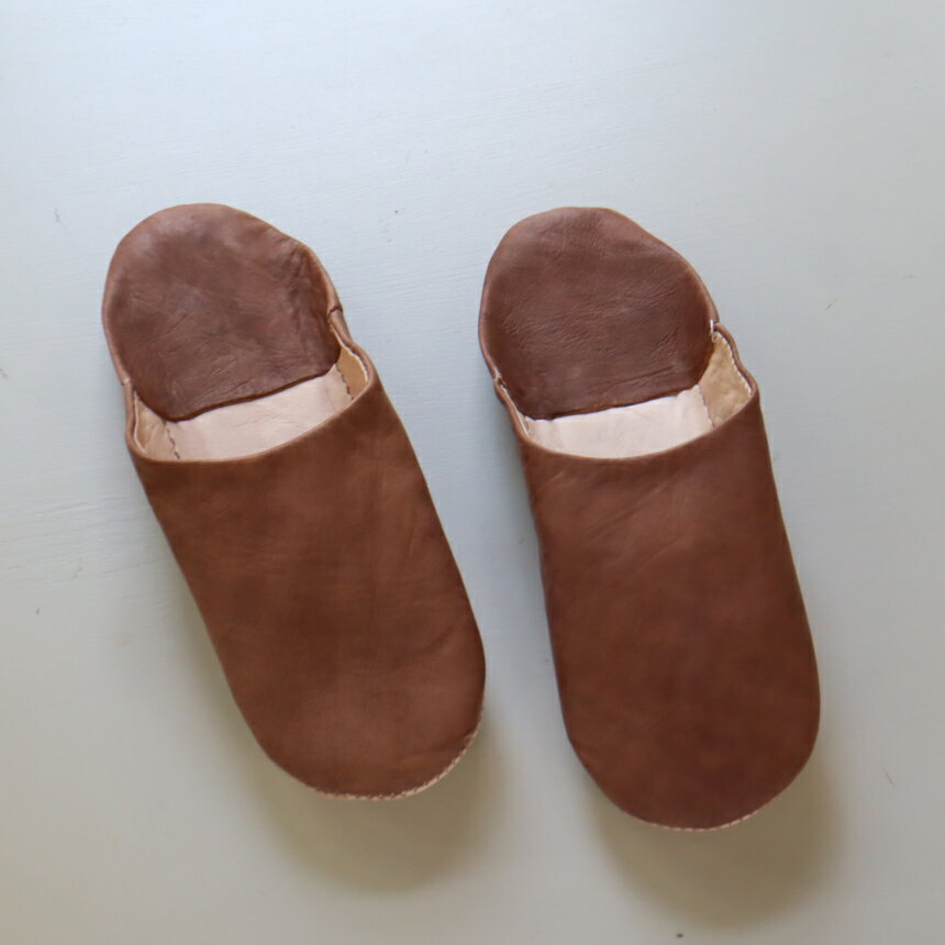 バブーシュマルシェバッグ▼ガラタバザール店舗TOPへ#革スリッパ&nbsp;&nbsp;#バブーシュ大きいサイズ&nbsp;&nbsp;#モロッコ雑貨&nbsp;&nbsp;バブーシュ マットブラウン 26cm（43）シンプル 無地　モロッ...