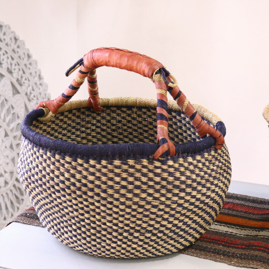 ⇒カンタ刺繍の小物へ⇒カンタ刺繍⇒エコバッグ▼ガラタバザール店舗TOPへ#近いサイズ&nbsp;&nbsp;#ブルキナバスケット&nbsp;&nbsp;#アフリカバスケット&nbsp;&nbsp;アフリカンバスケット　特大　　直径40cm　...