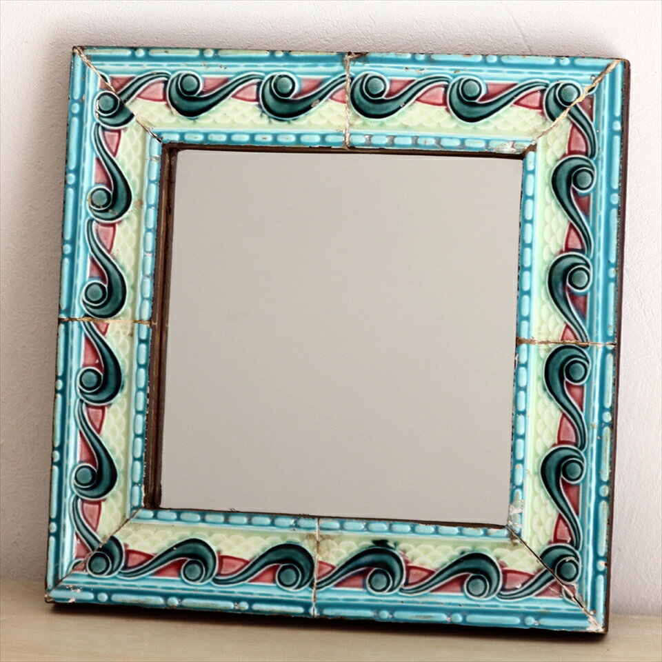他のマジョリカタイルミラーはこちら♪マジョリカタイルミラースクエア 30.5×30.5cm majolica tile mirrorサイズ：H30.5×W30.5×D2.5cmミラーサイズ：20×20cm重　量：約2kg材　質：陶器・鏡・木...