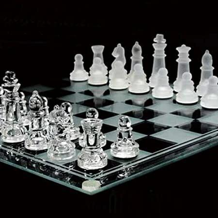 【高級感溢れるデザイン】大人気刑事ドラマシリーズの主人公の愛用品でもお馴染みの、とってもかっこいいガラスクリスタルチェスセット。スタイリッシュで高級感溢れるデザインは、テーブルの上に置いておくだけでもお洒落で、お部屋のインテリアとしてもピッ...