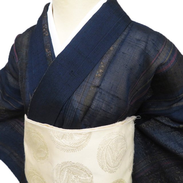 丈155cm(+14) 裄67cm(+4) 袖丈47cm(+4) 前幅26.5cm 後幅31.5cm ※サイズのお直し、承ります。 （身丈のみ、身幅のみのお直しは承っておりません） ※身丈は肩から測っております。 ※()内の数字はお直しで直...