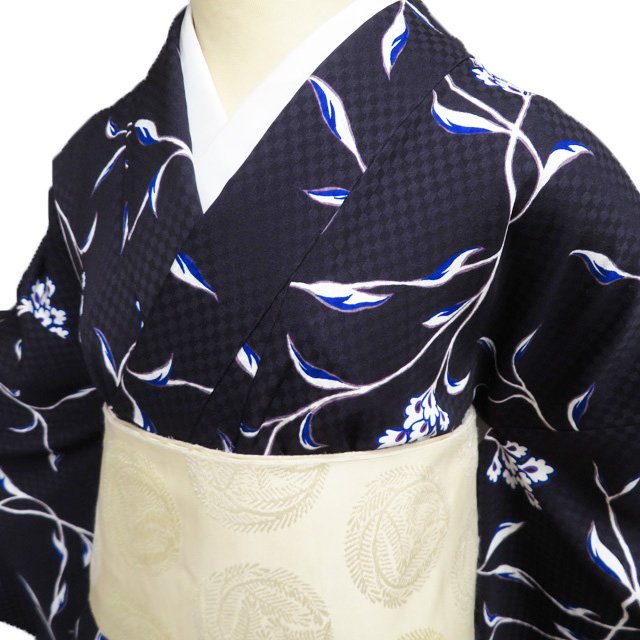 丈170cm(+2) 裄71cm(+1) 袖丈48cm(+2) 前幅24cm 後幅30.5cm ※サイズのお直し、承ります。 （身丈のみ、身幅のみのお直しは承っておりません） ※身丈は肩から測っております。 ※()内の数字はお直しで直せる長...