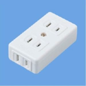 【特徴】●3コ口のベターテーブルキャップ【仕様】●コンセントの差し込み口数：3コ口●定格：15A125V●個装寸法：タテ145×ヨコ60×アツミ22mm●質量：72g●色：ホワイト