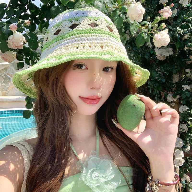 ・カテゴリ: 麦わら帽子・主な素材: ストロー・帽子の形状: ラウンドトップ・つばのスタイル: ワイドブリム・スタイル: 韓国風・テイスト: フレッシュスイート・流行要素: 形状・柄・機能: 日焼け防止、通気性、日除け・カラー展開: ブラッ...